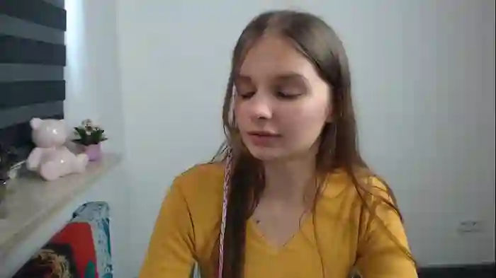 170 Recordings Of Vivien Slender From Chaturbate